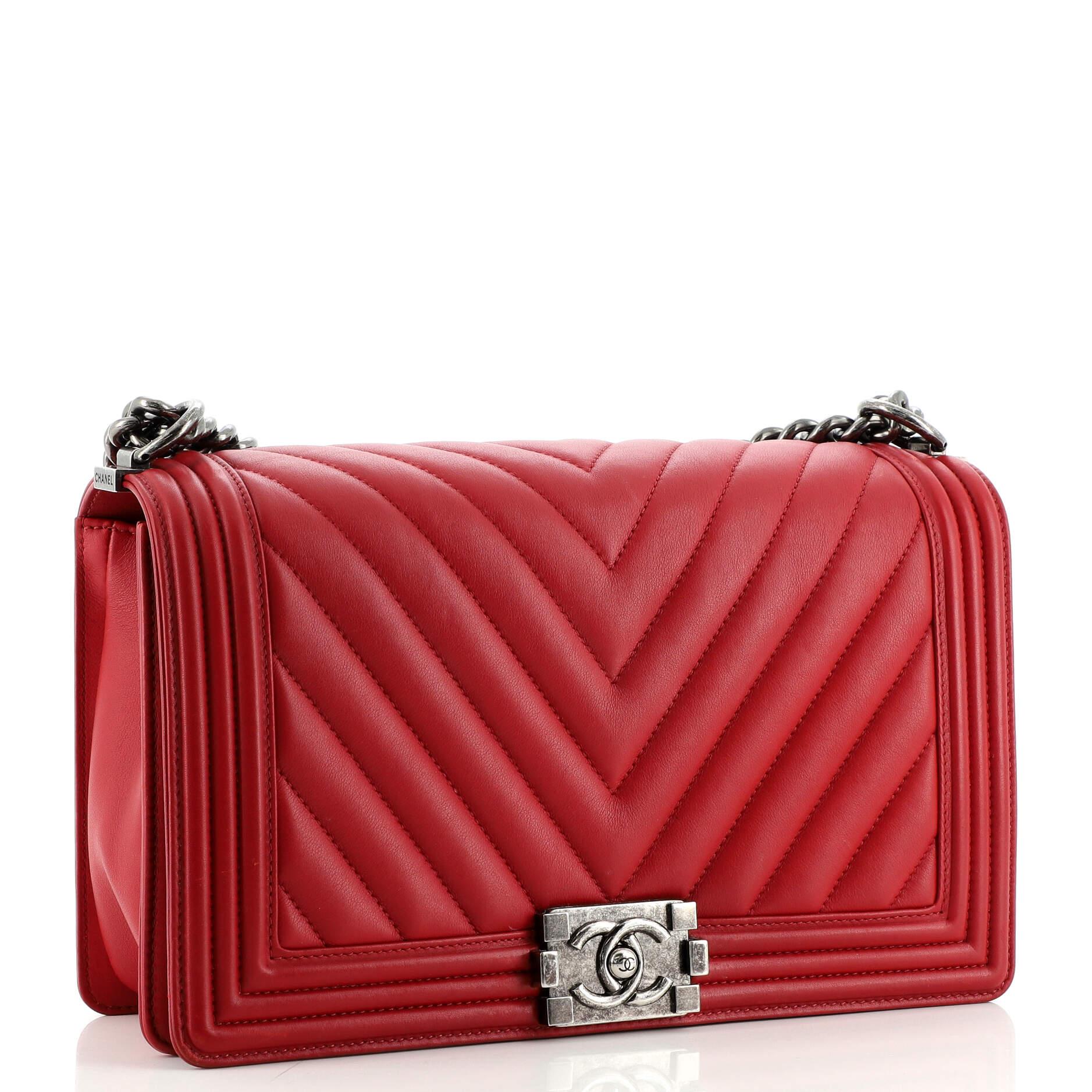 Chanel Boy Flap Bag Chevron Calfskin New Medium at 1stDibs | chanel boy ...