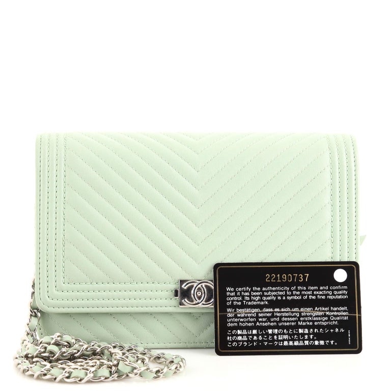 Chanel Boy Wallet on Chain Chevron Calfskin For Sale at 1stDibs