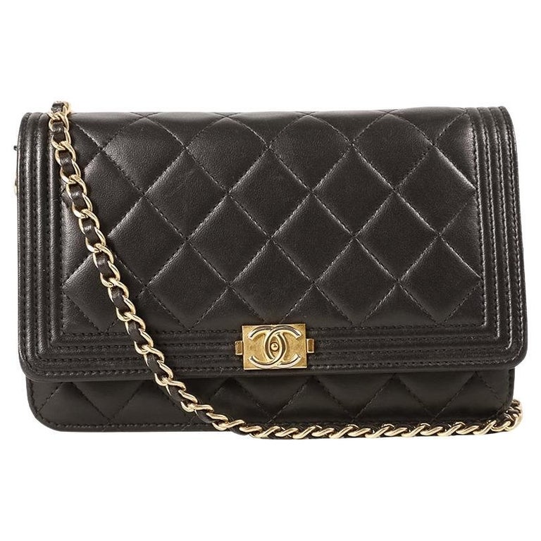 CHANEL BOY Wallet On Chain For Sale at 1stDibs