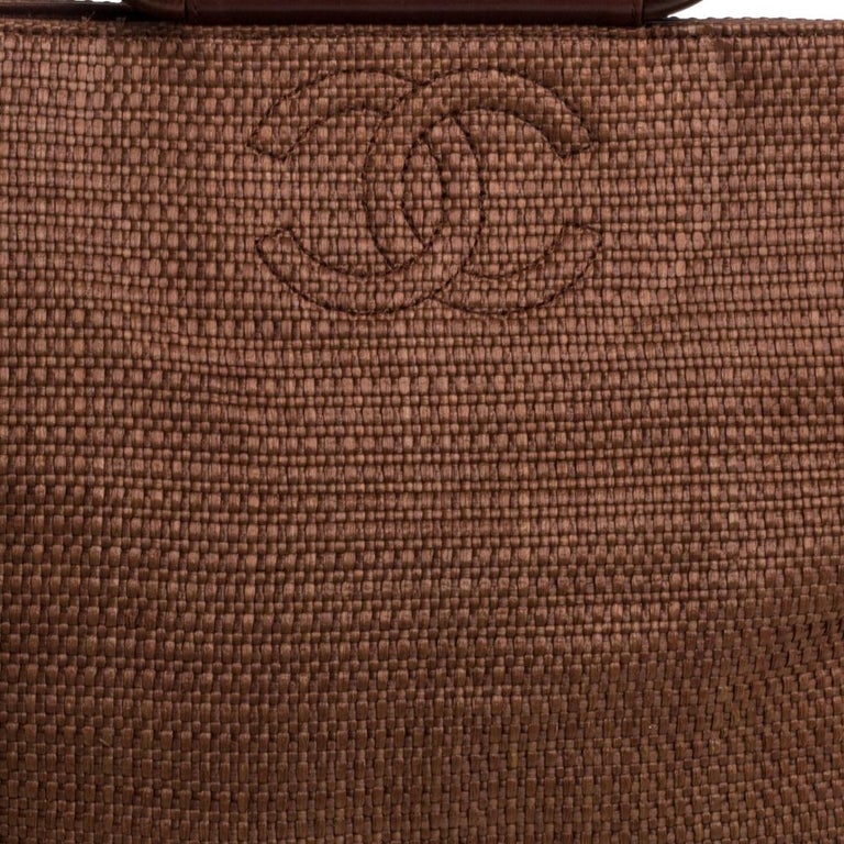 Chanel Brown Woven Raffia Vintage Wooden Handle Tote at 1stDibs