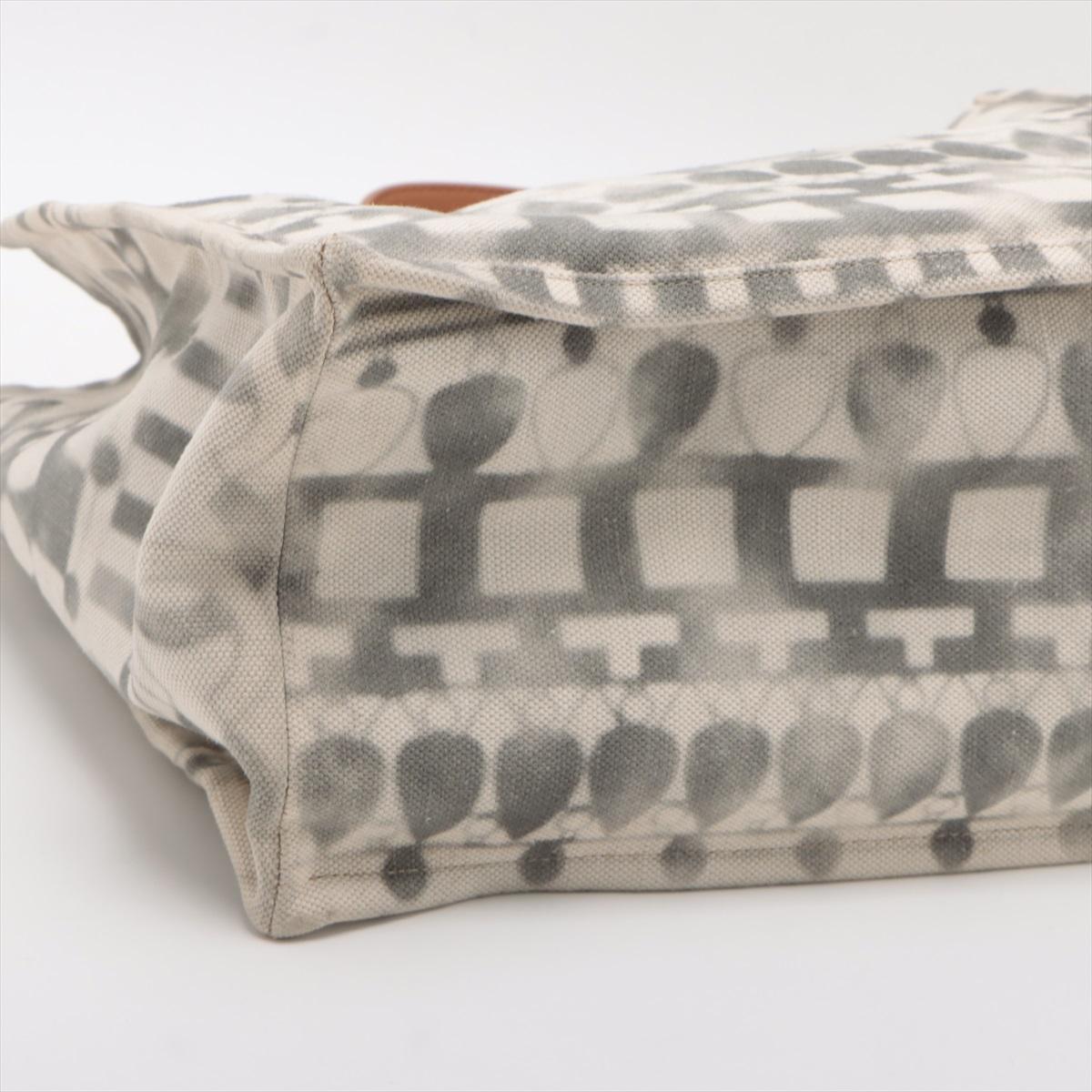 Chanel CC Canvas and Leather Chain Tote Bag Gray x White For Sale at ...