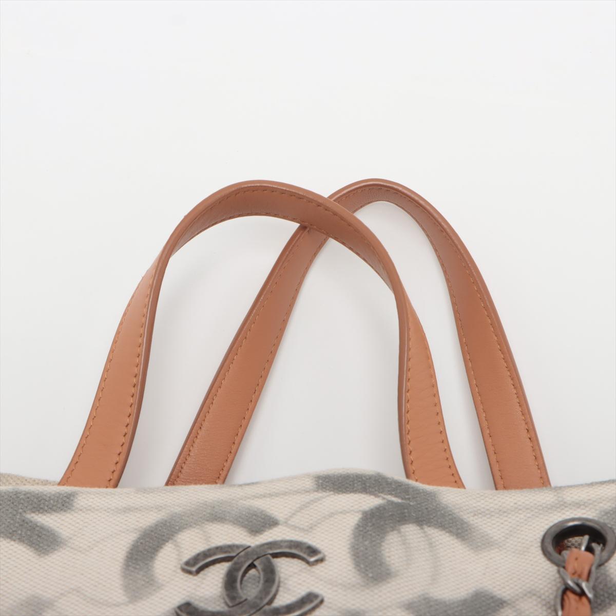 Chanel CC Canvas and Leather Chain Tote Bag Gray x White For Sale at 1stDibs