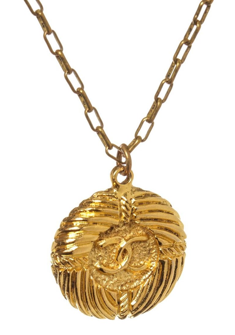 Chanel CC Gold Coco Mark Necklace For Sale at 1stDibs