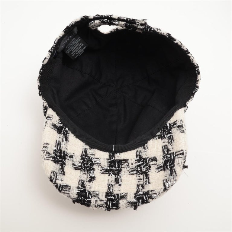 Chanel CC Logo Tweed Cap White x Black For Sale at 1stDibs Chanel CC Logo Tweed Cap White x Black For Sale at 1stDibs