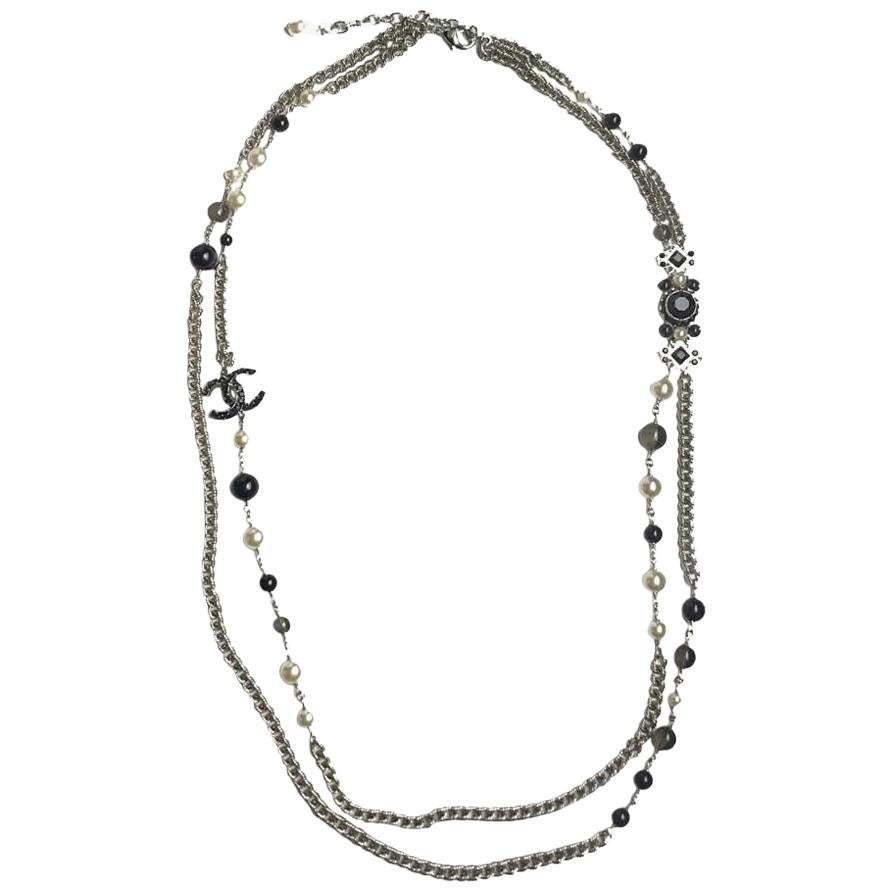 Chanel CC Pearl And Black Pearls Long Necklace at 1stDibs | chanel ...