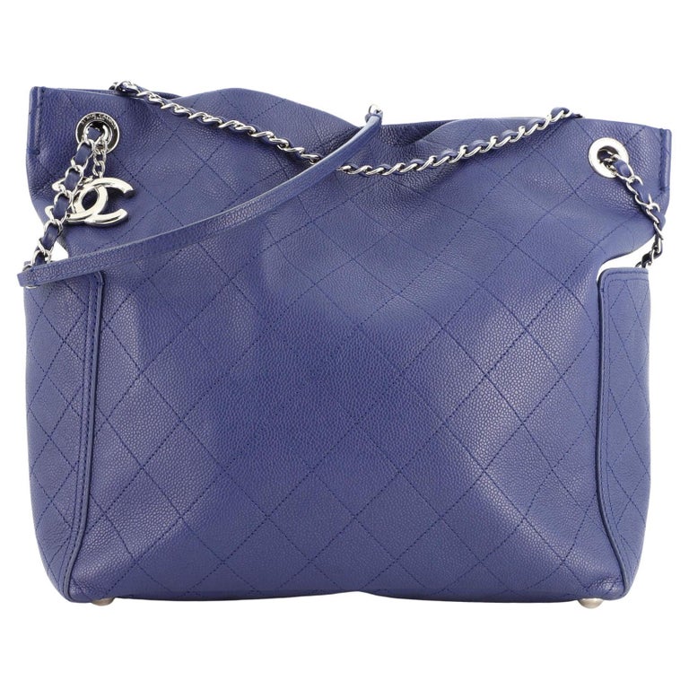 Chanel CC Pocket Hobo Quilted Caviar Medium For Sale at 1stDibs