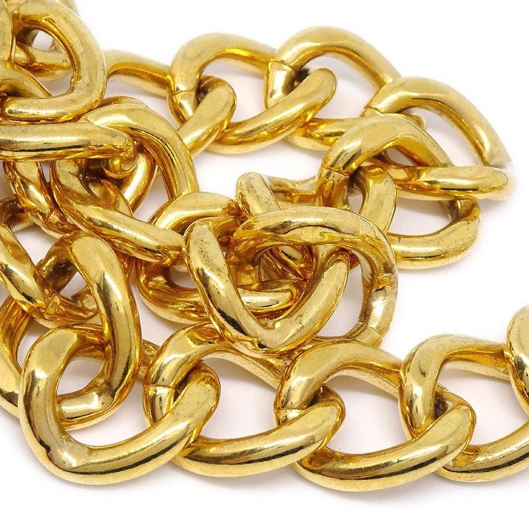 CHANEL CC Turnlock Gold Metal Chain Link Necklace For Sale at 1stDibs