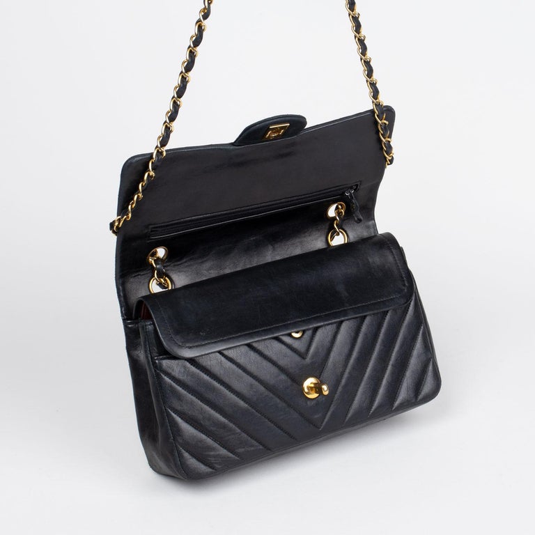 Chanel Chevron Medium Double Flap Bag For Sale at 1stDibs