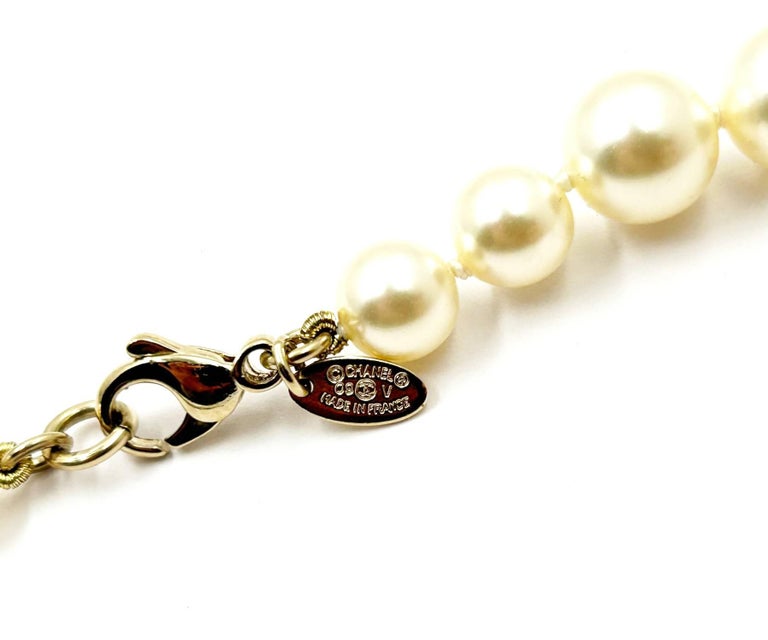 Chanel Classic 2 Gold CC White Bead Pearl Necklace For Sale at 1stDibs