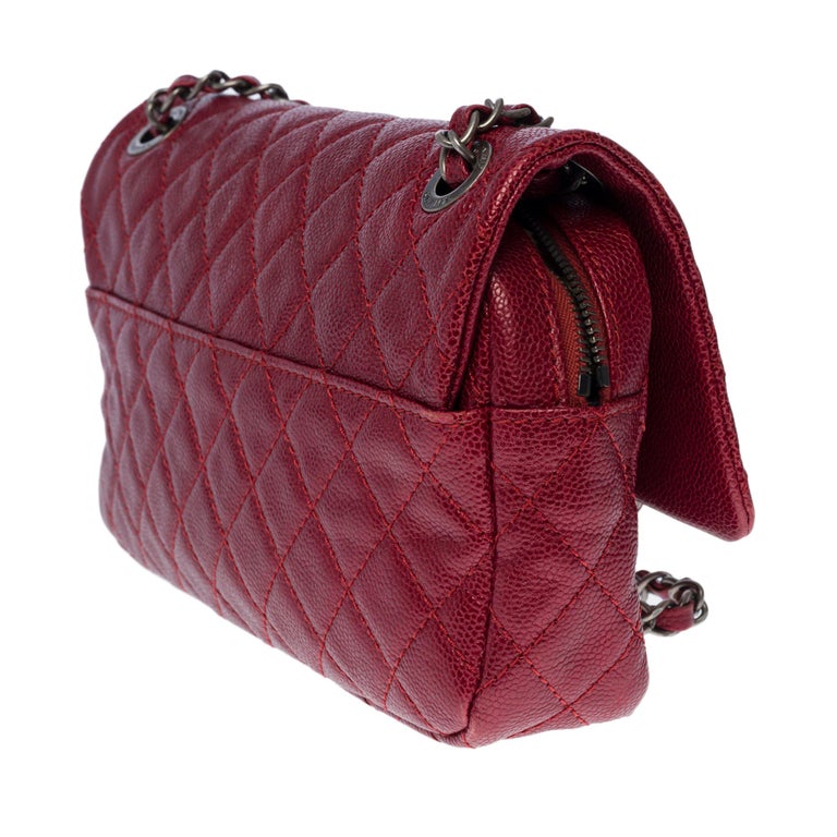 Chanel Classic Double flap shoulder bag in red caviar quilted leather ...