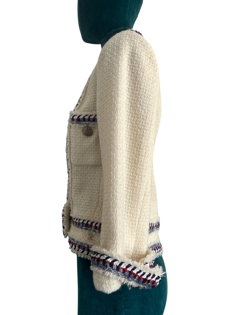 Chanel Classic White short tweed Jacket F34 For Sale at 1stDibs