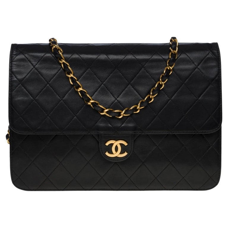 Chanel Classique flap bag bag in black quilted leather, GHW For Sale at ...