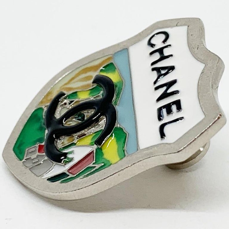 CHANEL Coat of Arms Pin in Silver Plate Metal For Sale at 1stDibs