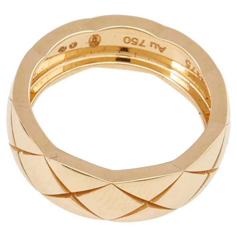 Chanel Coco Crush Quilted motif 18K Yellow Gold Small Version Band Ring 54 For Sale at 1stDibs