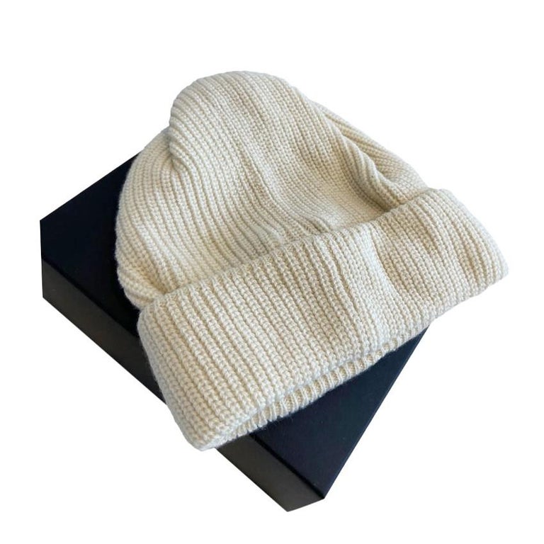 Chanel Cream Ribbed Cashmere Beaded Logo Beanie For Sale at 1stDibs