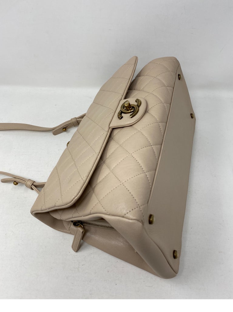Chanel Cream Trapezio Bag at 1stDibs | chanel trapezio bag