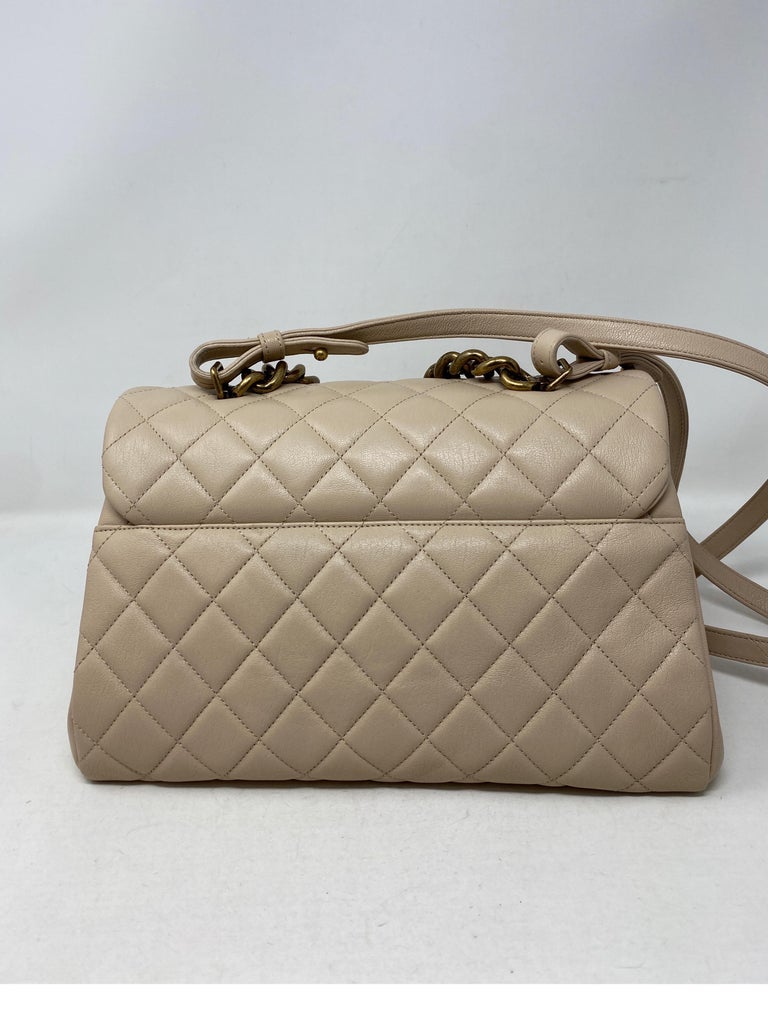 Chanel Cream Trapezio Bag at 1stDibs | chanel trapezio bag