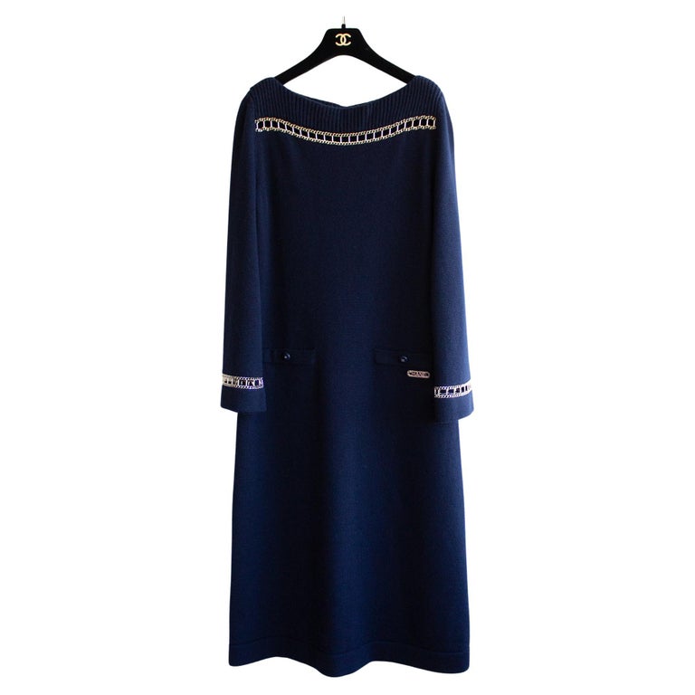Chanel Cruise 2020 - Robe pull en cachemire bleu marine et doré à ...