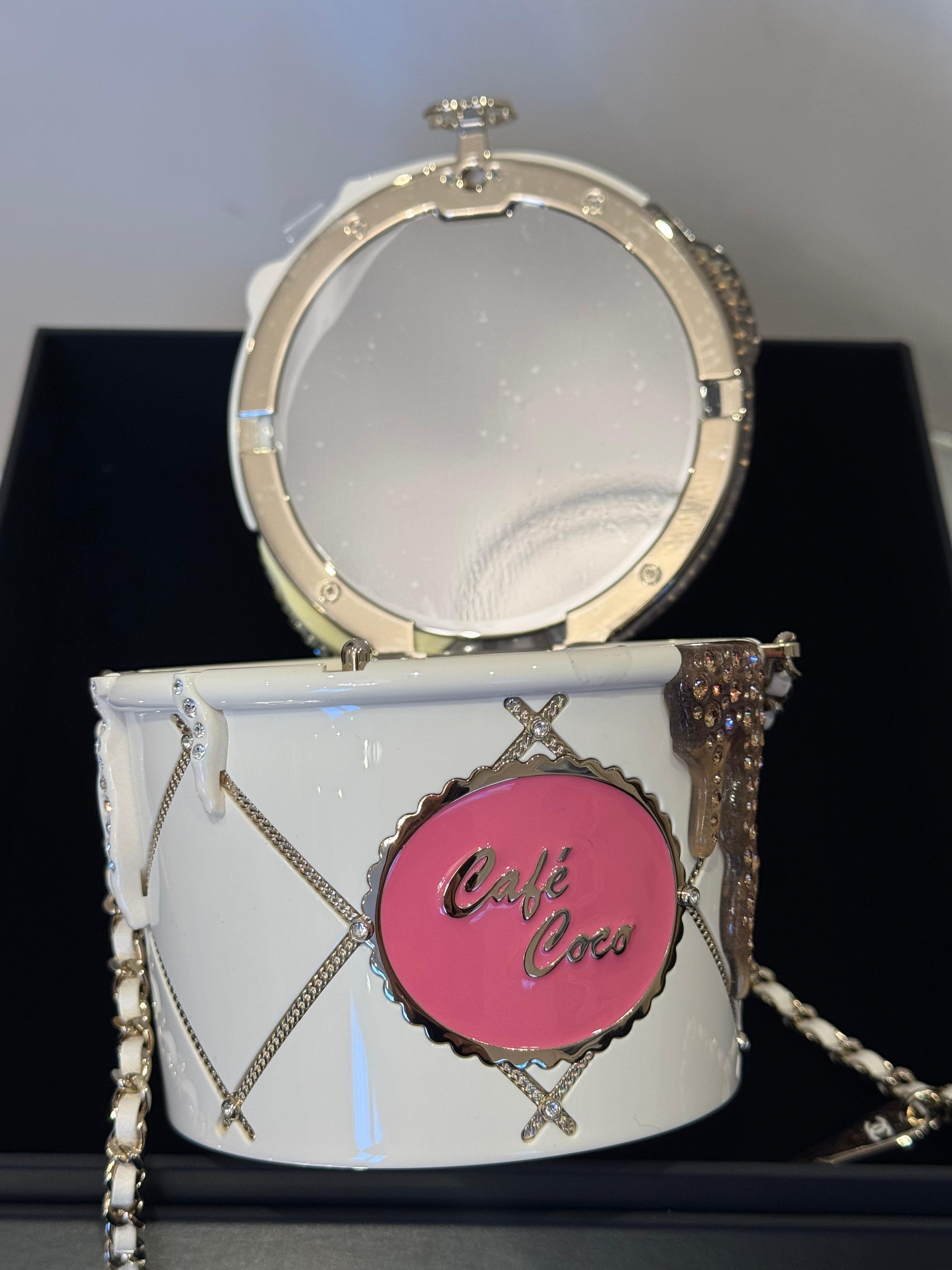 Chanel Cruise 2026 gelato ice cream minaudière evening bag For Sale at ...