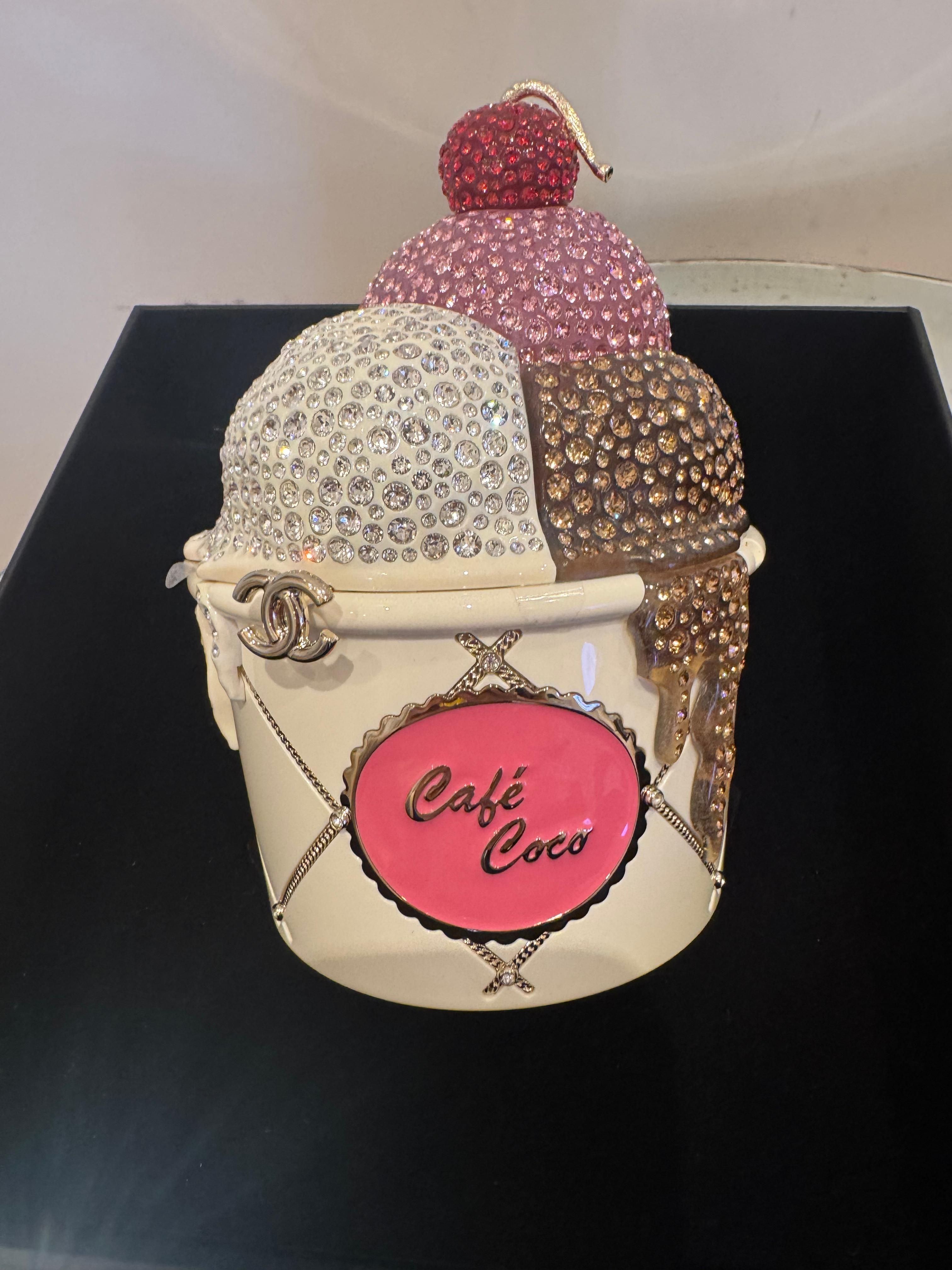 Chanel Cruise 2026 gelato ice cream minaudière evening bag For Sale at ...