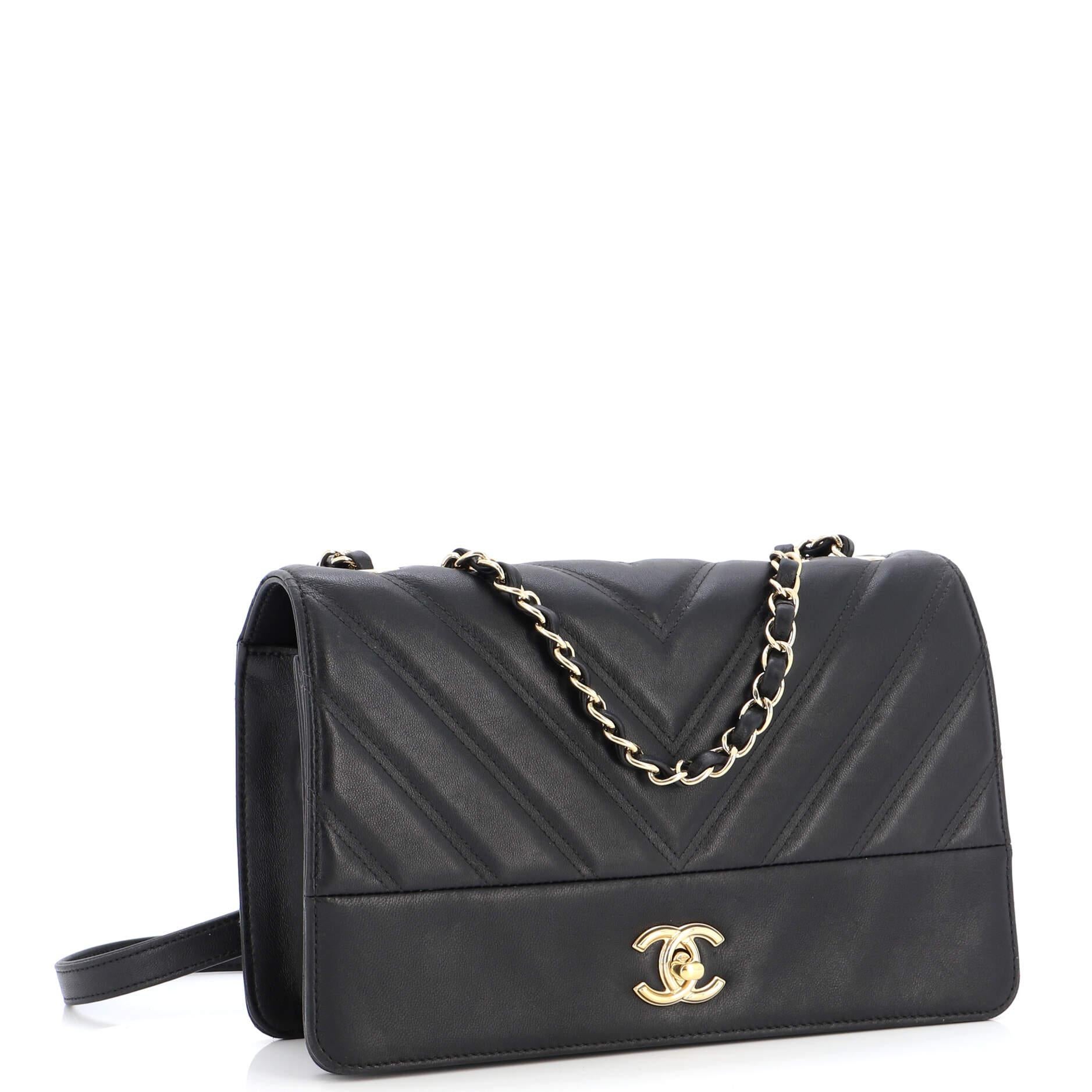 Chanel Double Stitch Full Flap Bag Chevron Lambskin Medium For Sale at ...