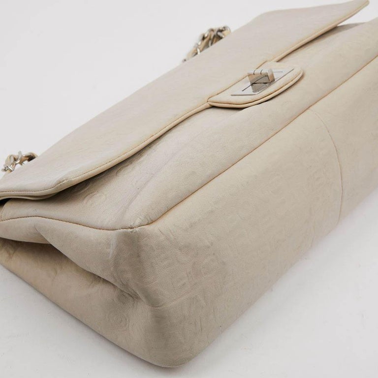 CHANEL Embossed Beige Leather Bag For Sale at 1stDibs | chanel embossed bag