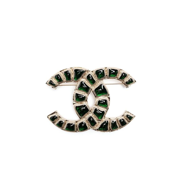 Chanel Emerald Green CC Stone-Embellished Brooch For Sale at 1stDibs