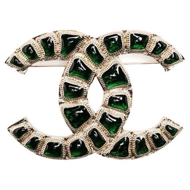 Chanel Emerald Green CC Stone-Embellished Brooch For Sale at 1stDibs