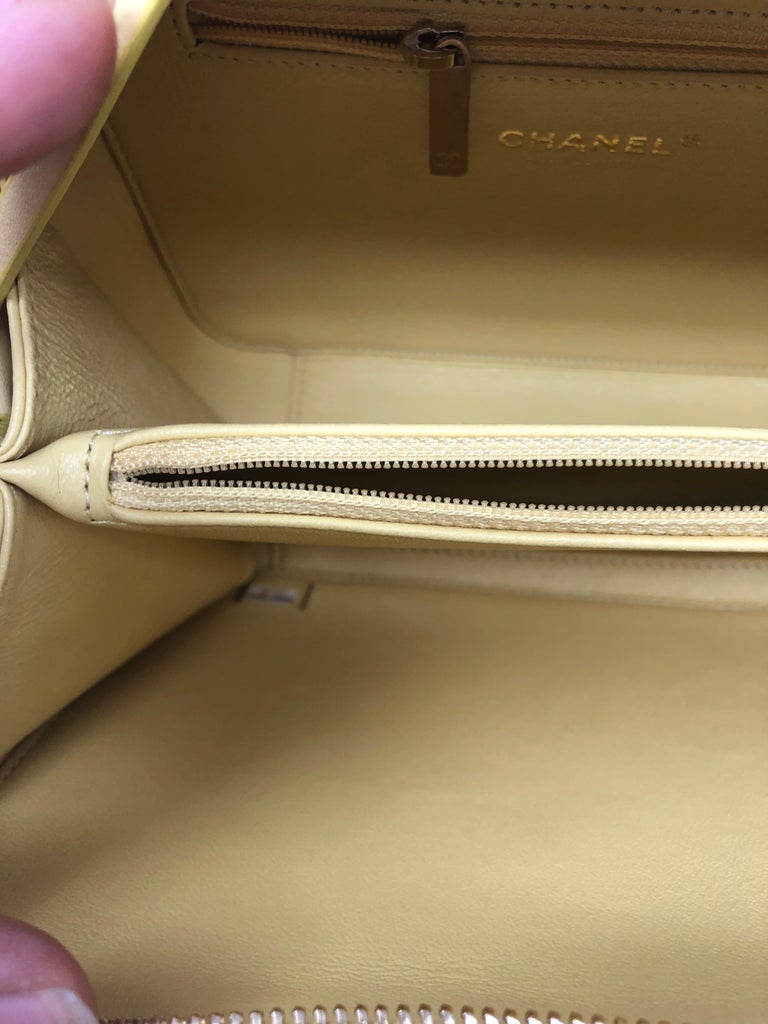 Chanel Filigree Vanity Case Bag at 1stDibs | chanel tweed vanity case