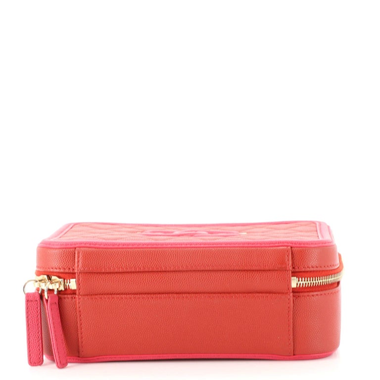 Chanel Filigree Vanity Case Quilted Caviar Medium For Sale at 1stDibs