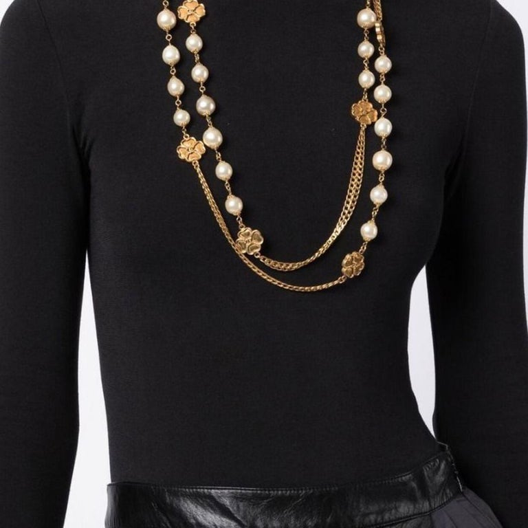 Chanel Four Leaf Clover Pearl Necklace For Sale at 1stDibs
