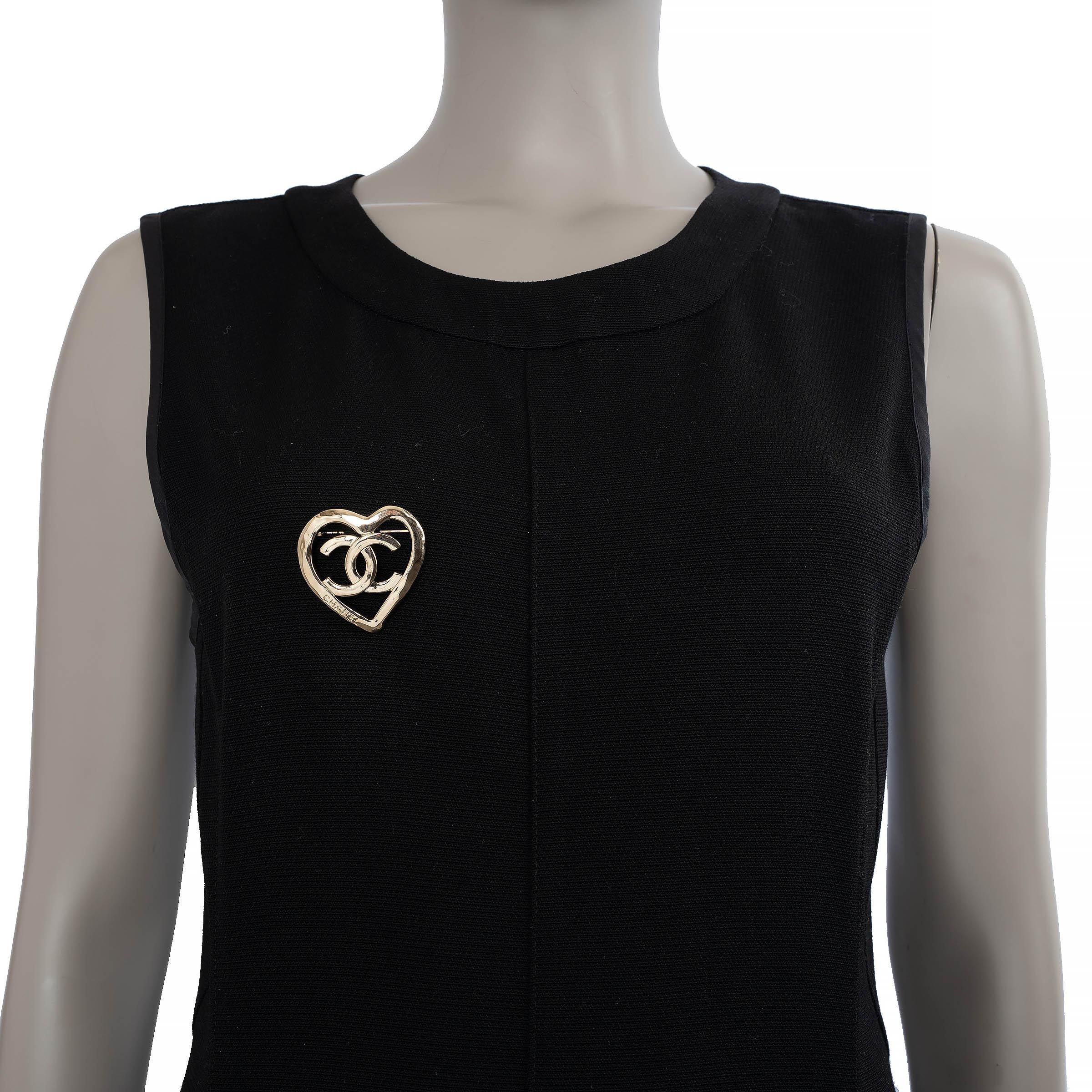 CHANEL gold 22P CC HEART Brooch For Sale at 1stDibs