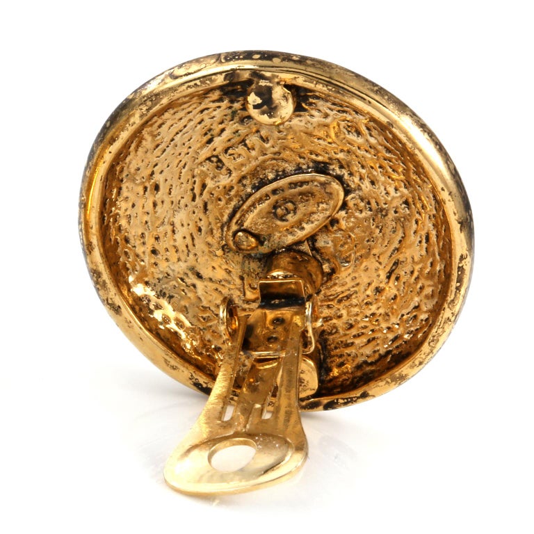 Chanel Gold CC Grooved Button Earrings For Sale at 1stDibs | chanel ...