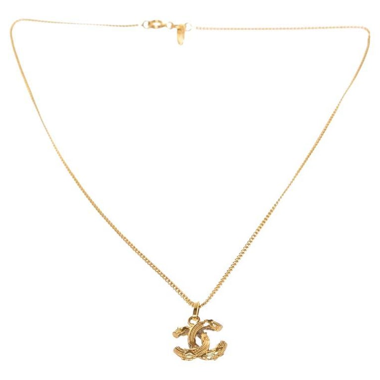 Chanel Gold CC Necklace For Sale at 1stDibs