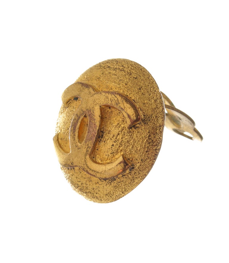 Chanel Gold CC Round Shaped Logo Earrings For Sale at 1stDibs