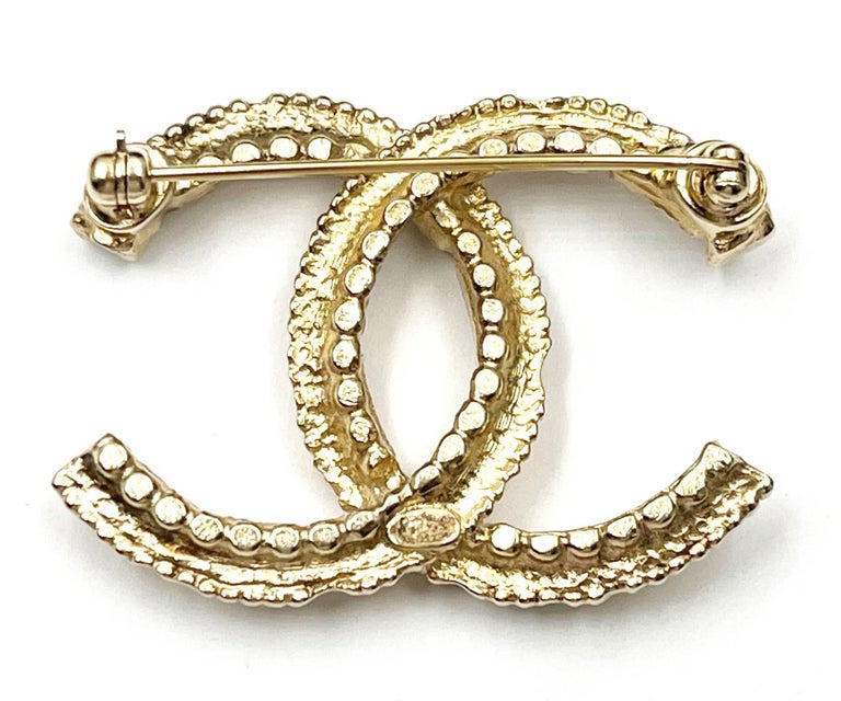 Chanel Gold CC Seed Pearl Green Bead Brooch For Sale at 1stDibs