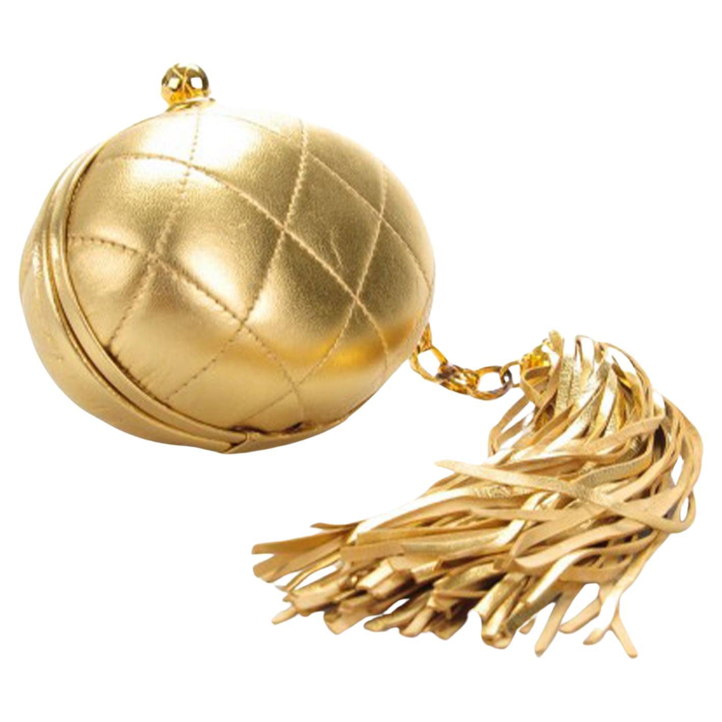 Chanel Gold Egg Diamond Quilted Red Carpet Clutch For Sale at 1stDibs