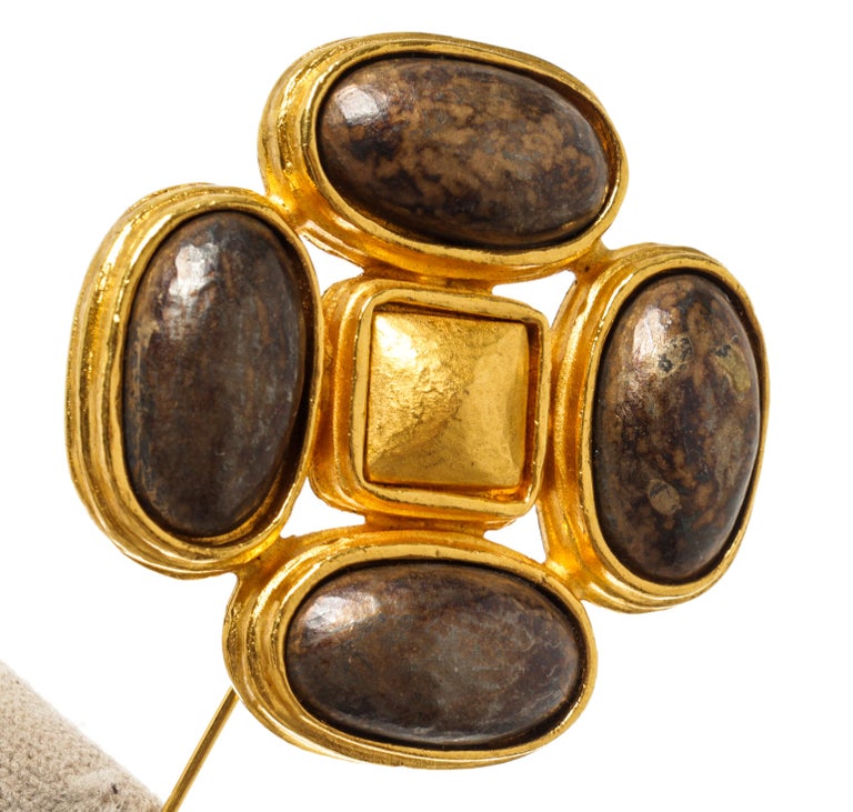 Chanel Gold Metal Brooch For Sale at 1stDibs