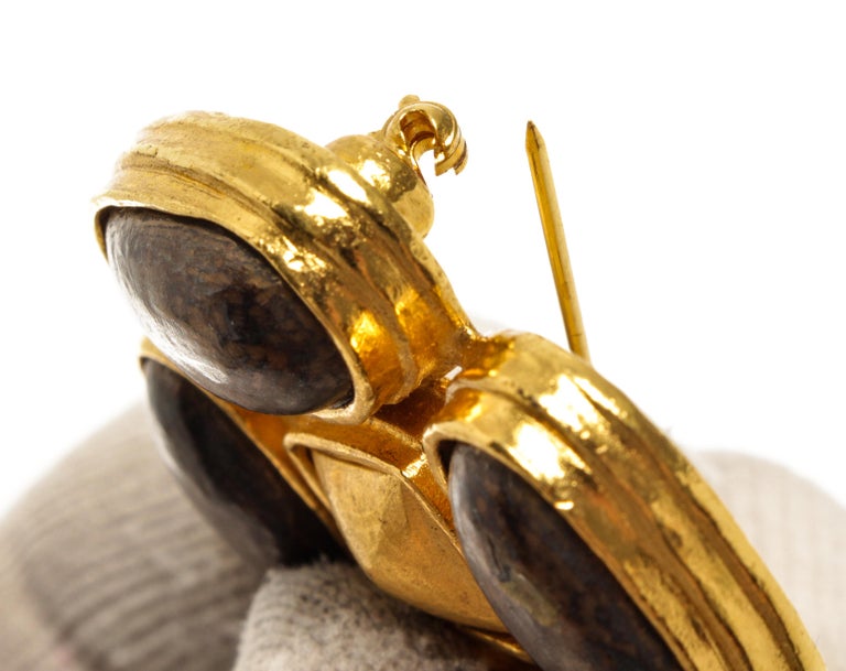 Chanel Gold Metal Brooch For Sale at 1stDibs