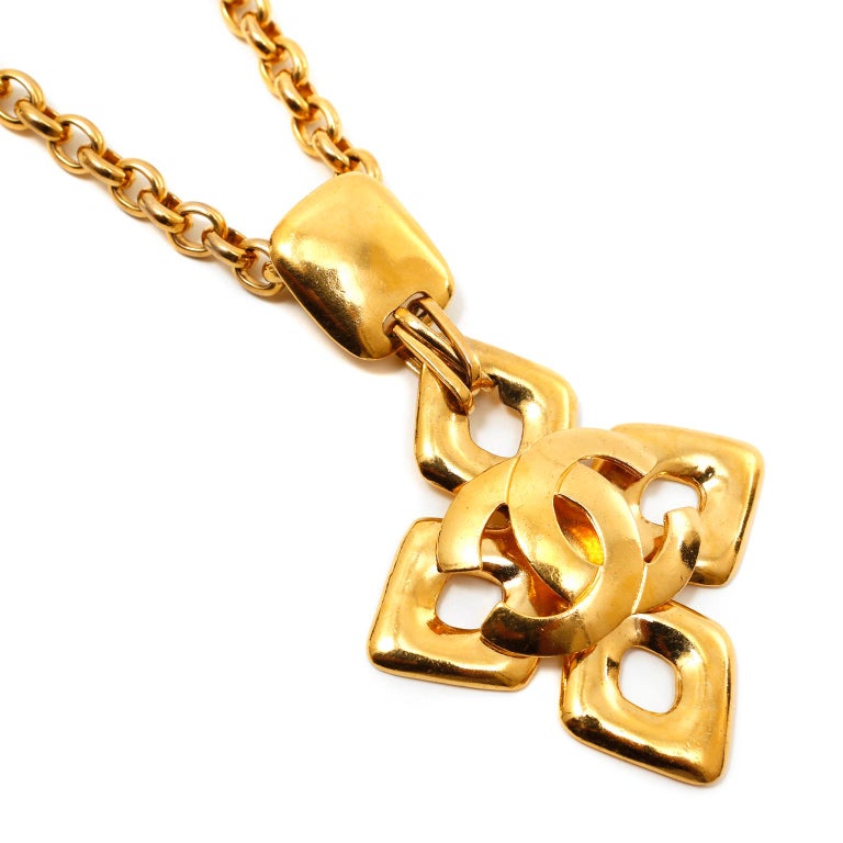 Chanel Gold Quatrefoil CC Cross Necklace For Sale at 1stDibs