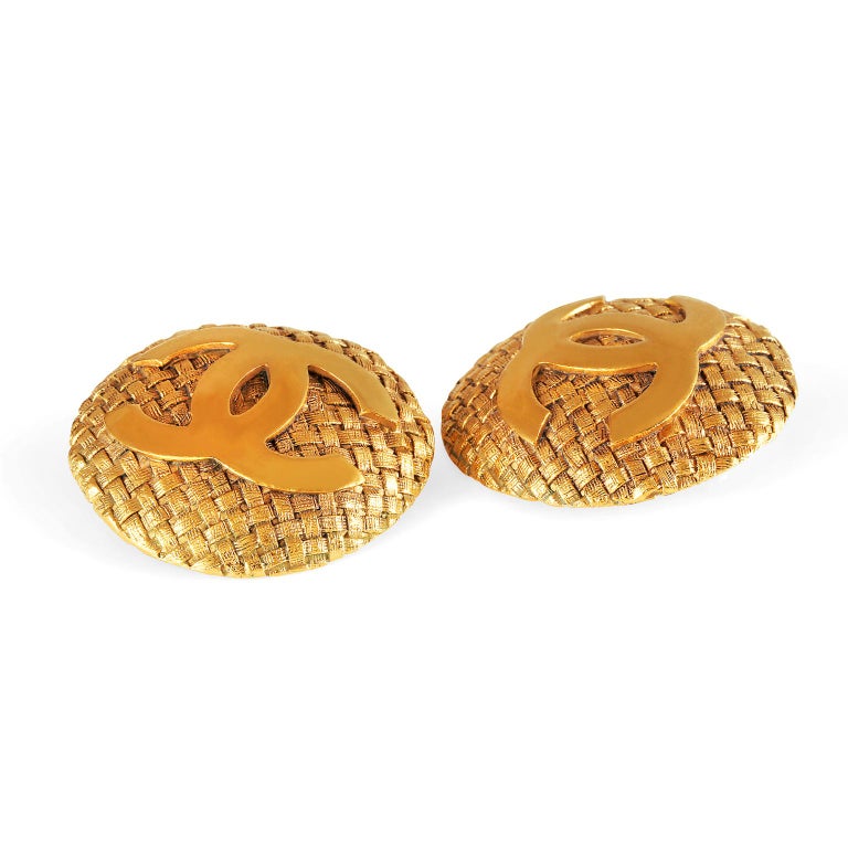 Chanel Gold Quilted CC Button Earrings For Sale at 1stDibs