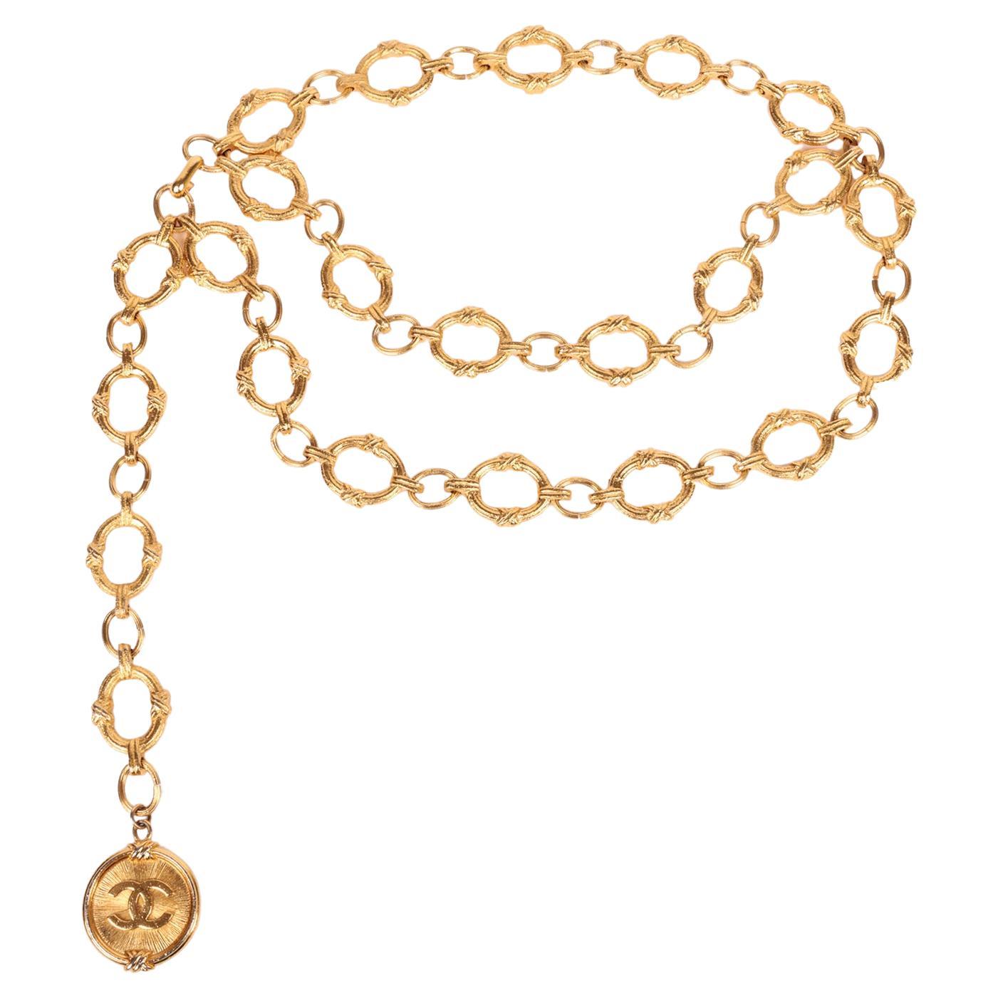 Chanel Gold Vintage Medallion Chain Belt For Sale at 1stDibs