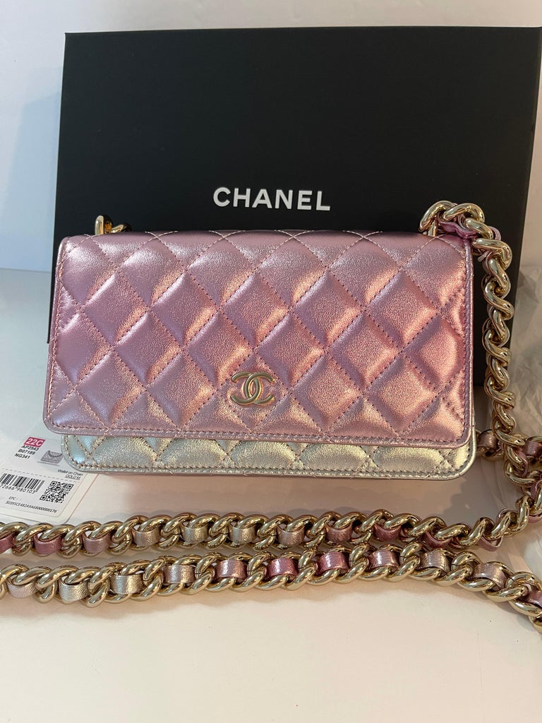 CHANEL Gradient Metallic Golden Pink Iridescent Wallet On Chain Quilted ...