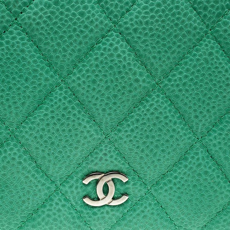 Chanel Green Quilted Caviar Leather Classic Bi-Fold Wallet at 1stDibs