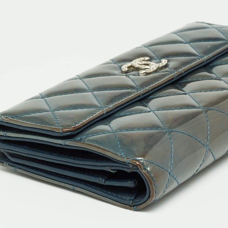 Chanel Green Quilted Patent Leather CC Flap Continental Wallet For Sale ...