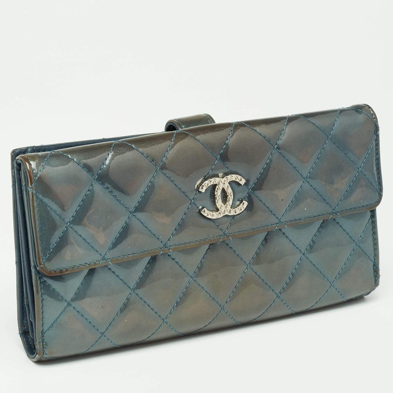 Chanel Green Quilted Patent Leather CC Flap Continental Wallet For Sale ...
