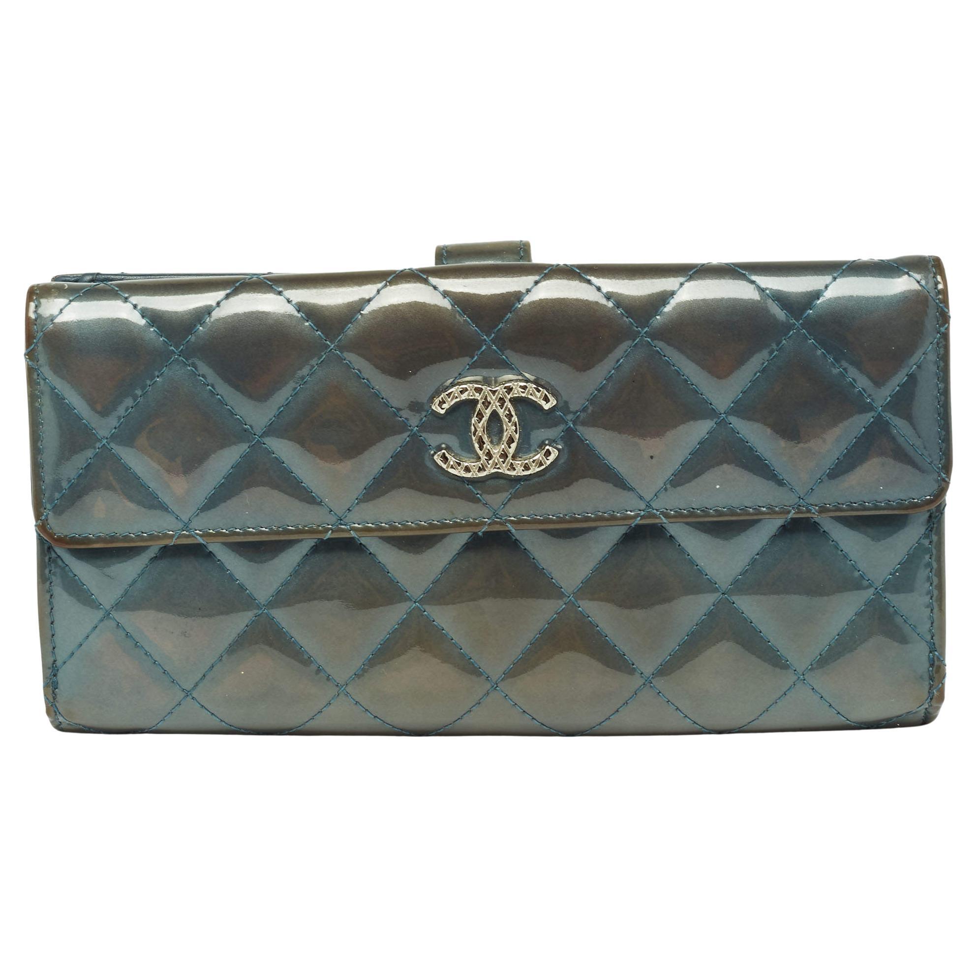 Chanel Green Quilted Patent Leather CC Flap Continental Wallet For Sale ...