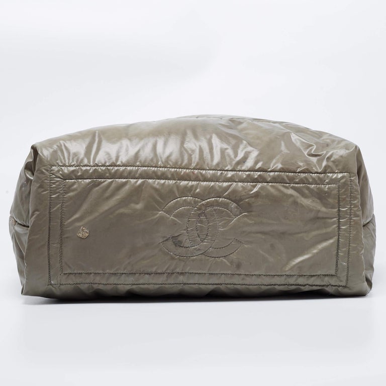 Chanel Green/Red Quilted Nylon Coco Cocoon Tote For Sale at 1stDibs
