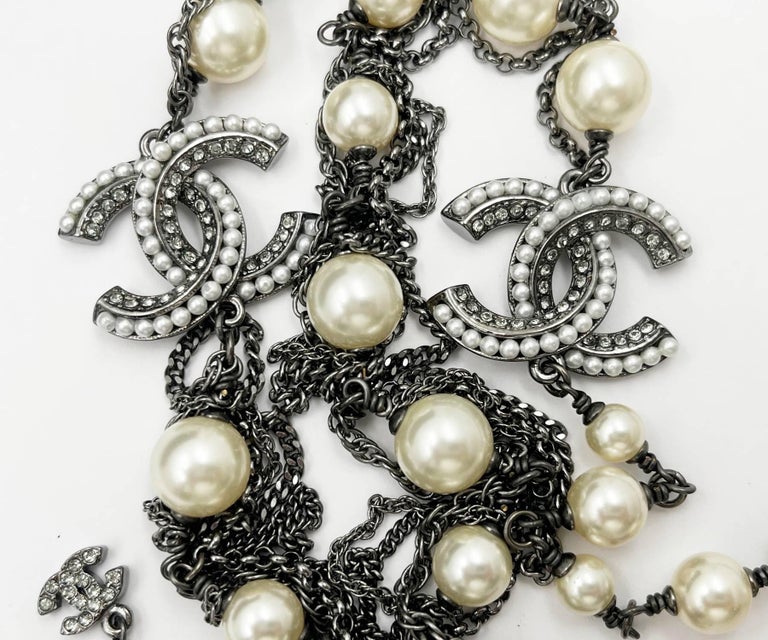 Chanel Gunmetal Pearl Dangling Chain Long Necklace For Sale at 1stDibs