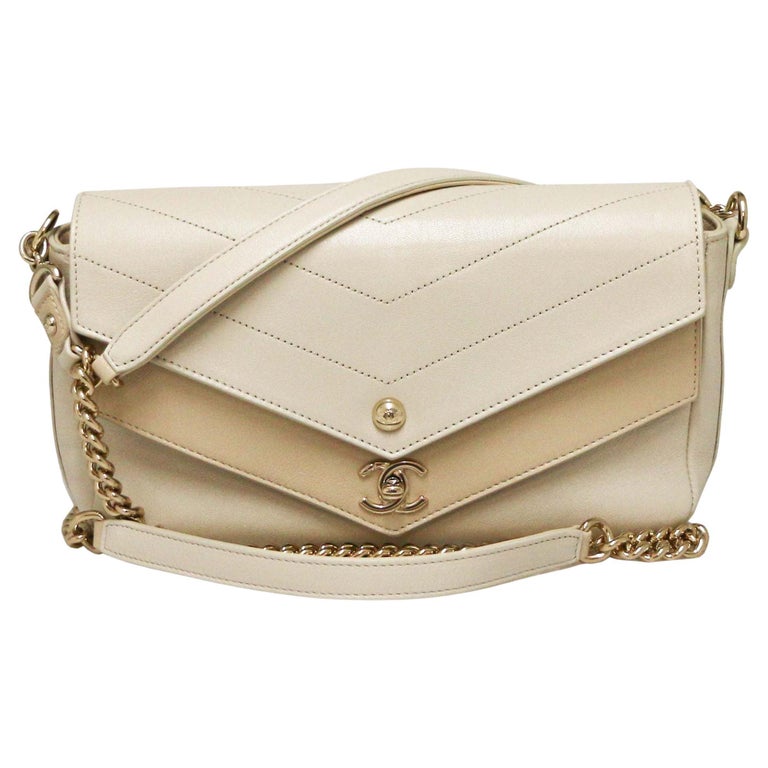 CHANEL Herringbone Beige Bag For Sale at 1stDibs